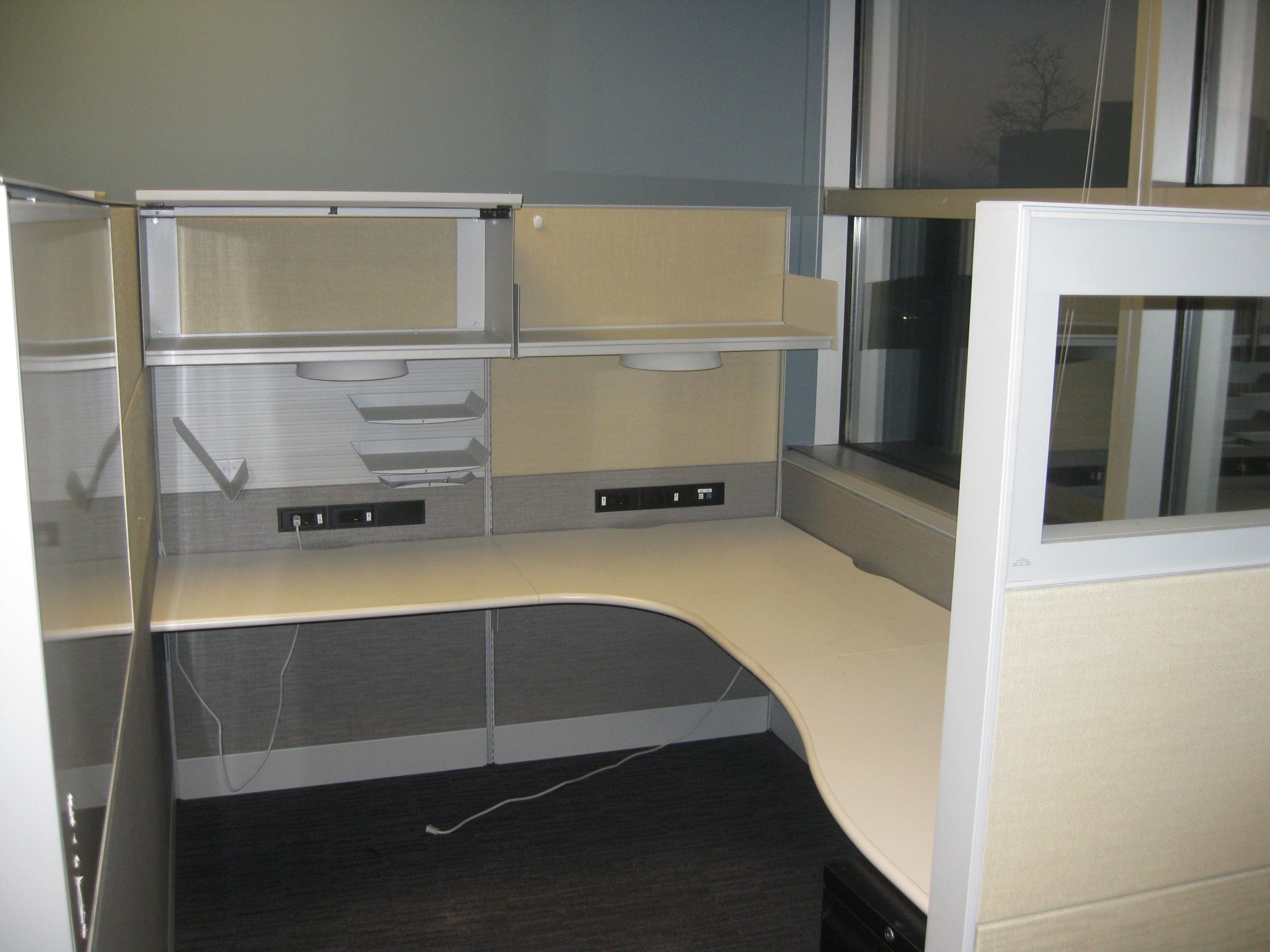 Pre-owned Teknion 6x8 Workstations | UsedCubicles.com