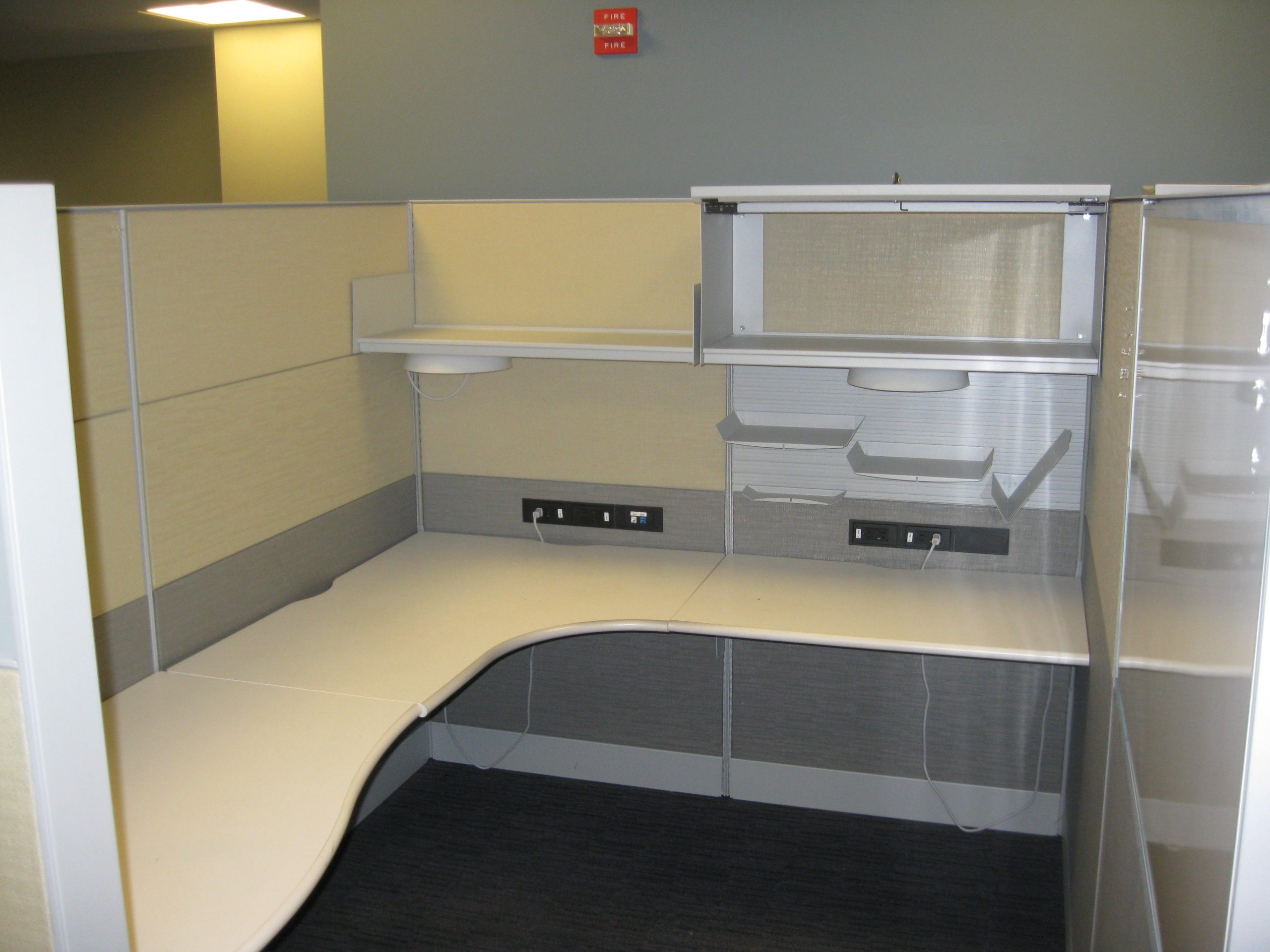 Pre-owned Teknion 6x8 Workstations | UsedCubicles.com