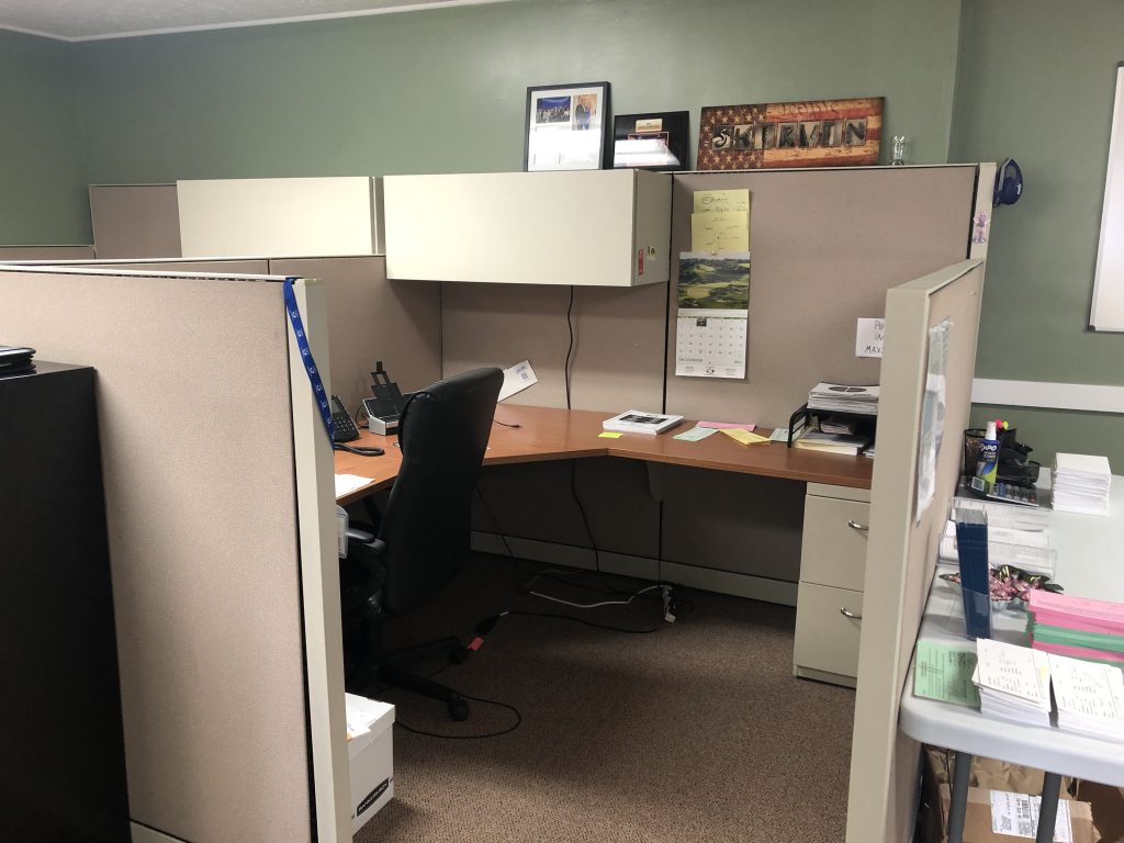 The Best Tech Gadgets for Your Office Cubicle | UsedCubicles.com